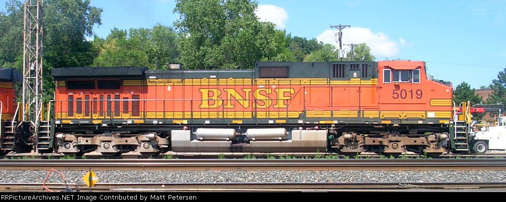 BNSF 5019